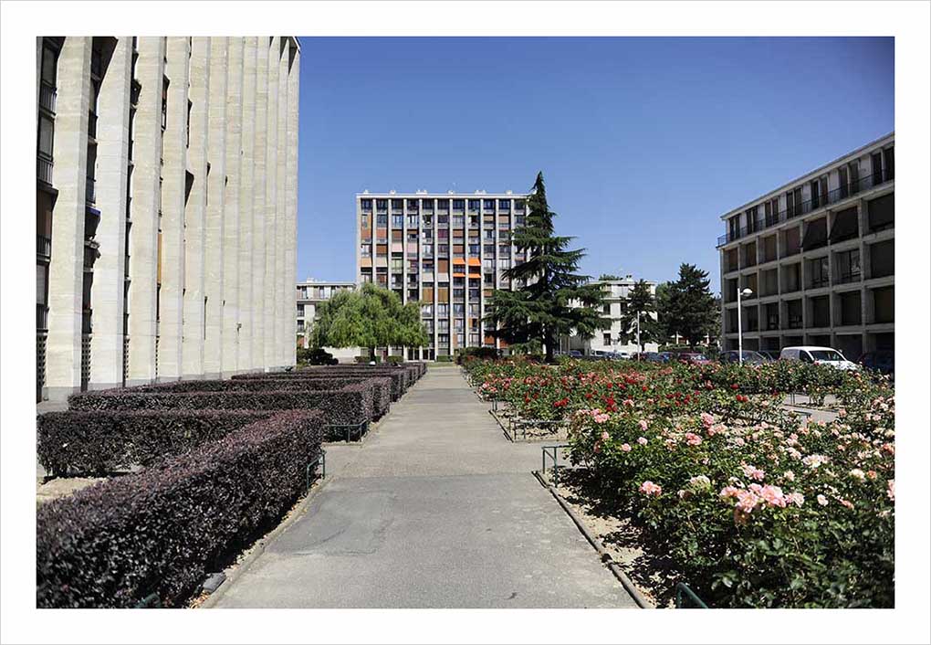 Meudon-la-Forêt et l’étonnante façade des “1000 fenêtres” – ARCHIPHOTOS